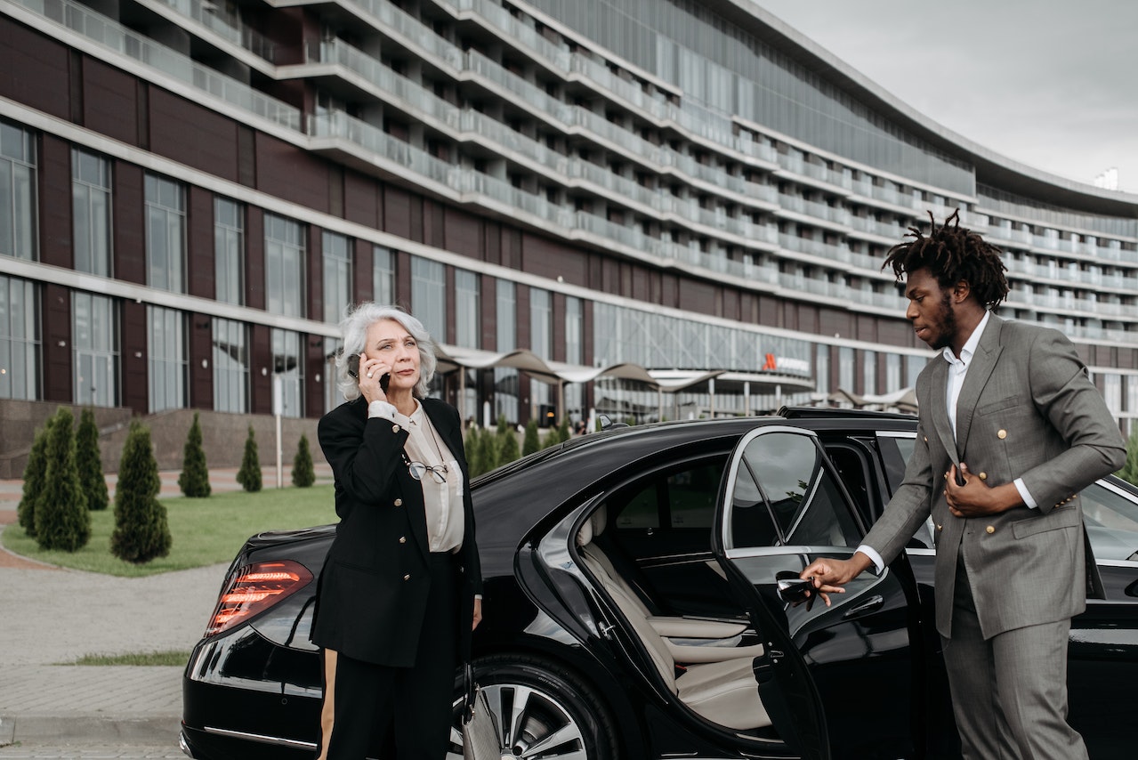 Pourquoi contacter un transporteur privé pour ses transferts à l'aéroport